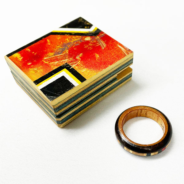 MadWood リング 指輪 NO.2 (19号) スケボー廃材リサイクル ハンドメイド 1点物の通販はau PAY マーケット ...