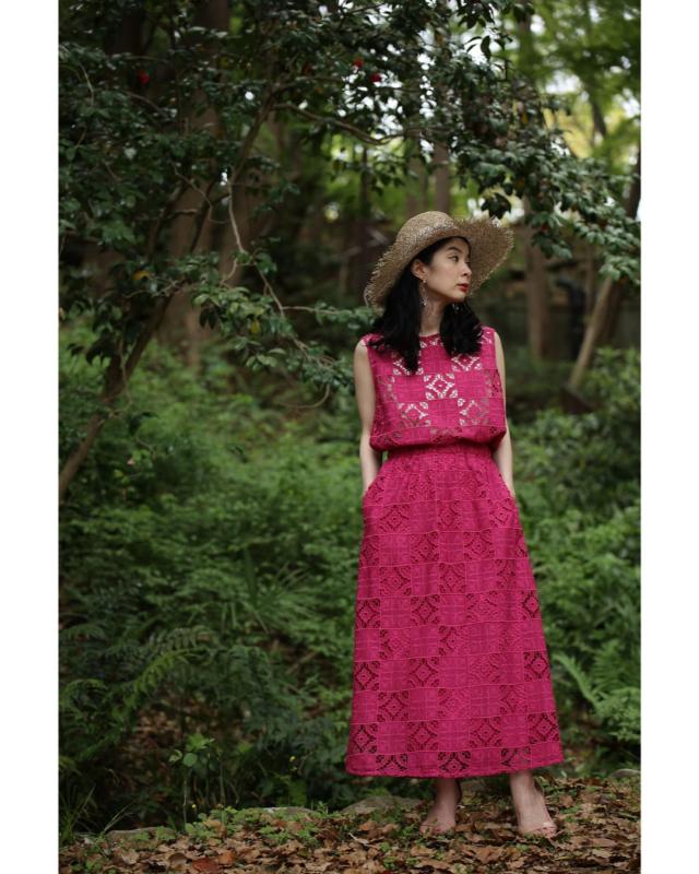 再入荷7月5日 目を惹く華やかピンクのブロックレースカットソー