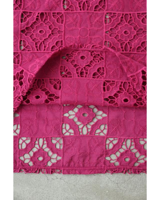 再入荷7月5日 目を惹く華やかピンクのブロックレースカットソー