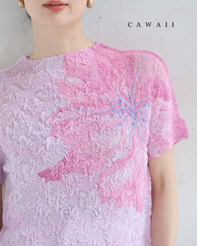 再入荷4月24日 大輪の花咲く伸びやかくしゅくしゅカットソートップス cawaii w61112ps S~3L対応 Tシャツ 半袖 伸縮性 花柄 パープル オシャレ 個性的 大人可愛い エレガント 上品 春服 春物 夏服 夏物 レディース ファッション ミセス 30代 40代 50代