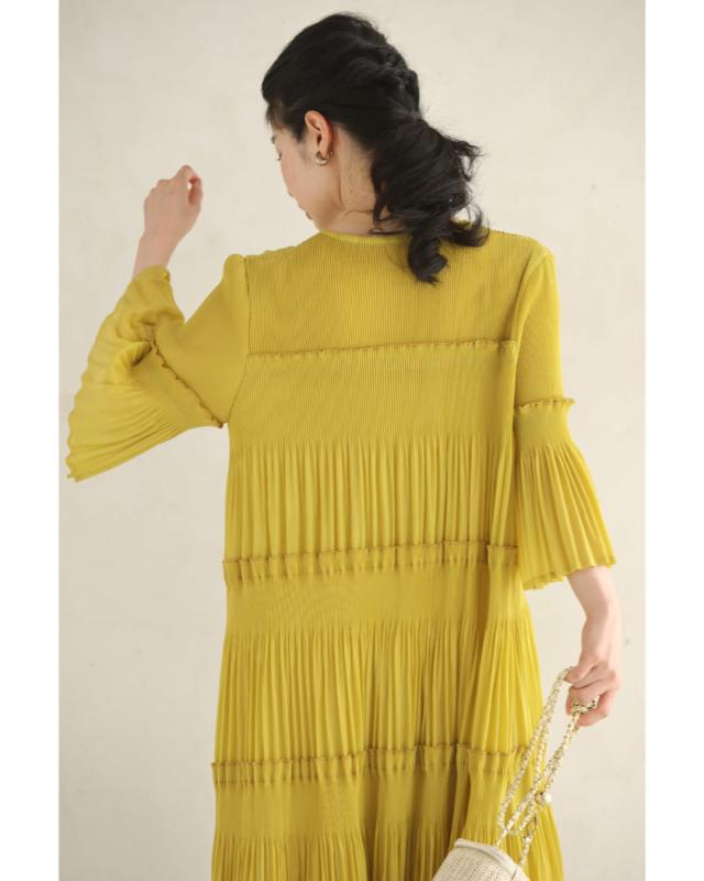 再入荷8月24日 花舞うように広がる段プリーツロングワンピース cawaii w61276ps S~3L対応 半端袖 サマードレス 鮮やか イエロー オシャレ 個性的 大人可愛い エレガント 上品 春服 春物 夏服 夏物 リゾート 薄手 レディース ファッション ミセス 30代 40代 50代 再入荷8月24日 花舞うように広がる段プリーツロングワンピース cawaii