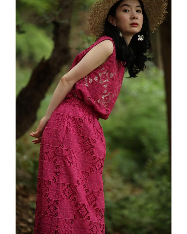 再入荷7月5日 華やかピンクのブロックレースカットソーとロング