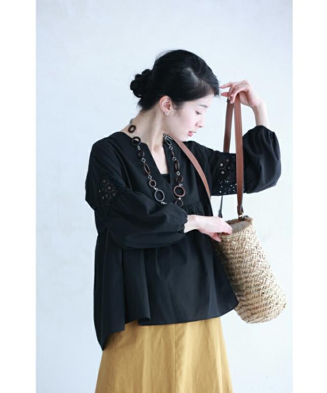 再入荷8月4日 （黒）サークルレース袖の涼やかAラインブラウストップス トップス ブラウス レディース ファッション 秋服 春服 cawaii wkj00004 S~L対応 ブラック Aライン サークルレース 日常使い キレイめ シンプル ミセス 30代 40代 50代 母の日 再入荷8月4日 （黒）サークルレース袖の涼やかAラインブラウストップス
