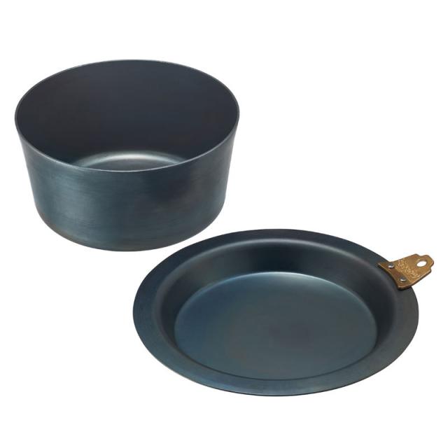 LOGOS/ロゴス 鉄の職人 スタックダッチポットLサイズ フライパン、オーブン皿、食器として使えるプレートフタ付き こだわりのヘラ絞り加工の鉄鍋 アウトドア調理器具 ダッチオーブン