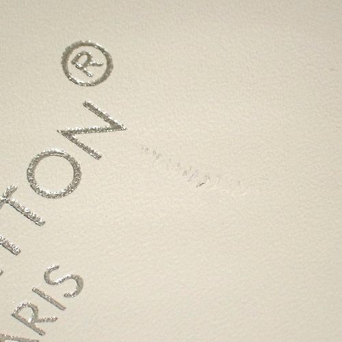 LOUIS VUITTON(ルイ・ヴィトン) モノグラム LV アークライト