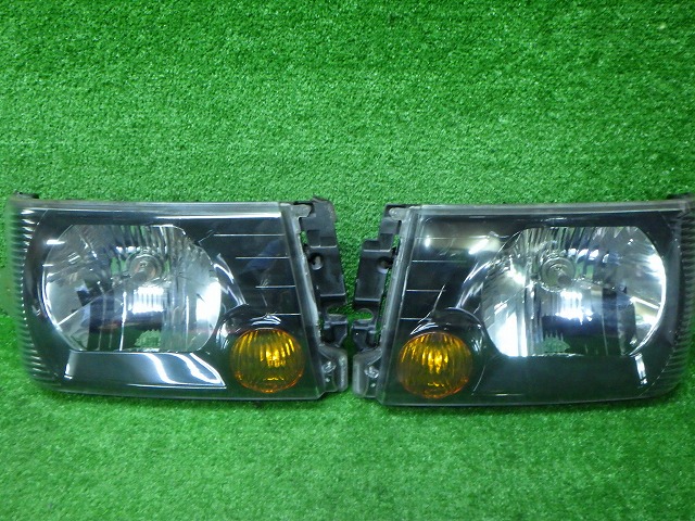 ミツビシ U61/U62 ミニキャブ ヘッドライト 左右 P5701 230914107の通販はau PAY マーケット - ワールドピース | au PAY マーケット－通販サイト