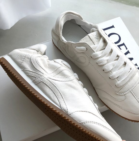 雲を歩くような極上の履き心地！夏向け本革ソフトソールダンス