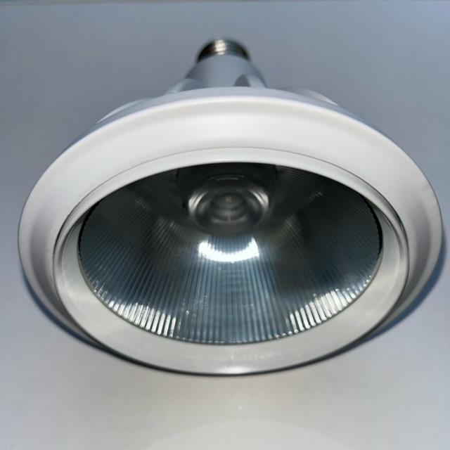 【Go To LED】LEDビーム球 消費電力：16W、電圧：AC100V、色温度：2700K、口金：E26、寸法:Φ118x長さ140、質量：331g、調光：不可 長期保管品の通販はau ...