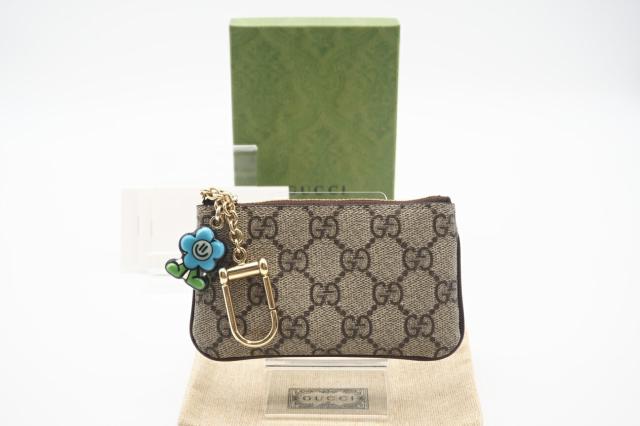 ☆安心の3大保証☆ Aランク ≪GUCCI グッチ/ケース≫ 784730 GGスプリーム フラワー ベージュ ブルー ロゴマーク 極美品 送料無料