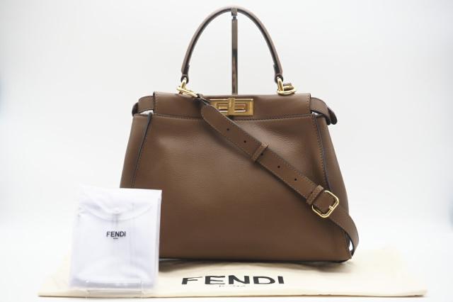 ☆安心の3大保証☆ ABランク ≪FENDI フェンディ/2WAYバッグ≫ 8BN290 ピーカブーレギュラー レザー ハンドバッグ ブラウン 美品 送料無料