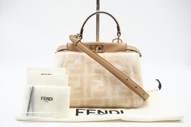 ☆安心の3大保証☆ ABランク ≪FENDI フェンディ/2WAYバッグ≫ 8BN244 ミニピーカブー ズッカ ファー×レザー クリーム ベージュ 送料無料