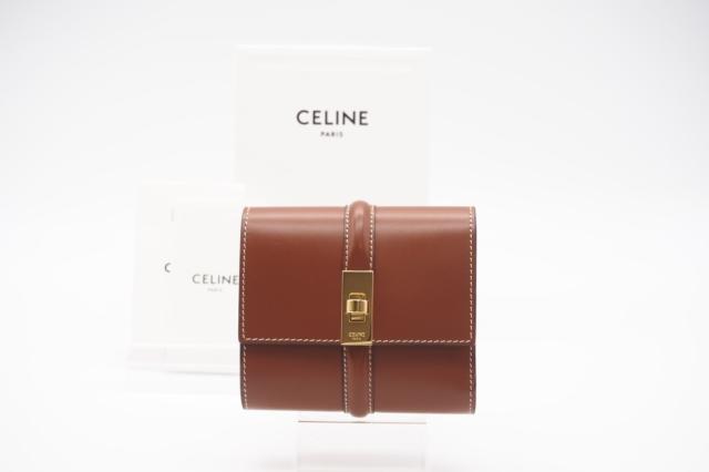☆安心の3大保証☆ ABランク ≪CELINE セリーヌ/三つ折り財布≫ 10F523CQ7.04LU サテンドカーフスキン スモール トリフォールドウォレット 16セーズ タン