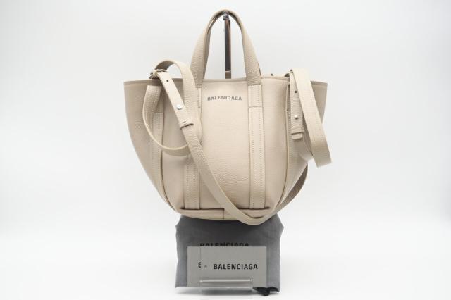 ☆安心の3大保証☆ ABランク ≪BALENCIAGA バレンシアガ/2WAYバッグ≫ 672793 エブリデイ XS ノースサウス レザー ベージュ 美品 送料無料