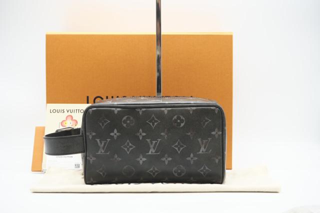 ☆安心の3大保証☆ Aランク ≪LOUIS VUITTON ルイ ヴィトン/セカンドバッグ≫ M11670 モノグラム カウハイドレザーロッカー ドップキット 送料無料