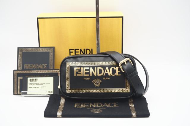 ☆安心の3大保証☆ ABランク ≪FENDI フェンディ/ショルダーバッグ≫ 7M0285 フェンディ×ヴェルサーチェ レザー フェンダーチェ ブラック ゴールド