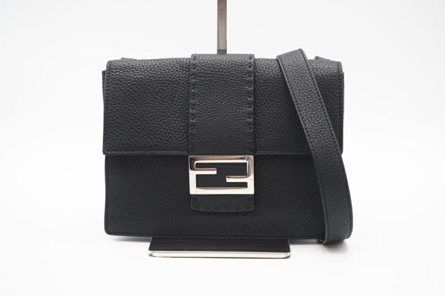 ☆安心の3大保証☆ ABランク ≪FENDI フェンディ/ショルダーバッグ≫ 7VA524 バケット セレリア レザー ブラック シルバー 美品 送料無料