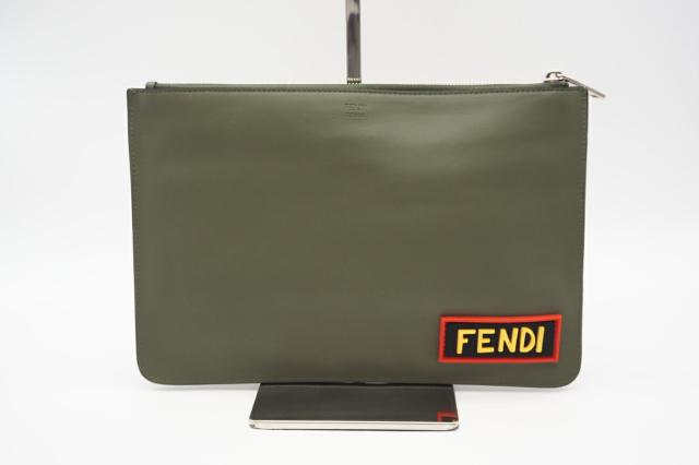 ☆安心の3大保証☆ Aランク ≪FENDI フェンディ/クラッチバッグ≫ 7N0078 FENDIロゴ レザー カーキ マルチカラー ポーチ 極美品 送料無料