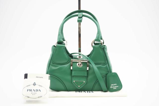 ☆安心の3大保証☆ Aランク ≪PRADA プラダ/2WAYバッグ≫ 1BA381 トライアングルレザー パデッドナッパ レザー ムーン グリーン 極美品 送料無料