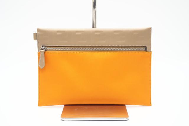 ☆安心の3大保証☆ Aランク ≪FENDI フェンディ/クラッチバッグ≫ 7N0108 ナイロン レザー ズッカ クラッチバッグ ポーチ オレンジ ベージュ 送料無料