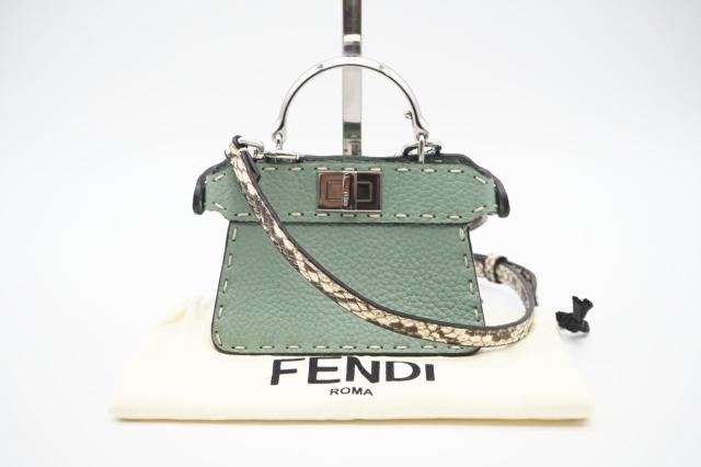 ★3日以内返品可★ FENDI フェンディ セレリア ピーカブー ISeeUマイクロ 2WAYショルダーバッグ 7AS106 グリーン