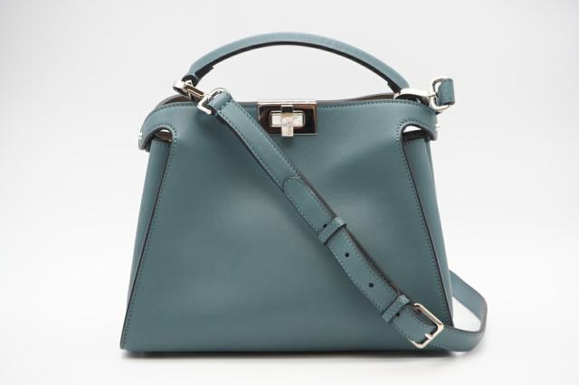 ★３日以内返品可★ FENDI フェンディ 8BN302 ピーカブー レザー エッセンシャリー エメラルドグリーン バッグ