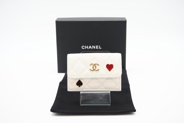 ★３日以内返品可★ CHANEL シャネル AP3081 キャビアスキン マトラッセ 23C トランプ スモールフラップウォレット ホワイト 財布