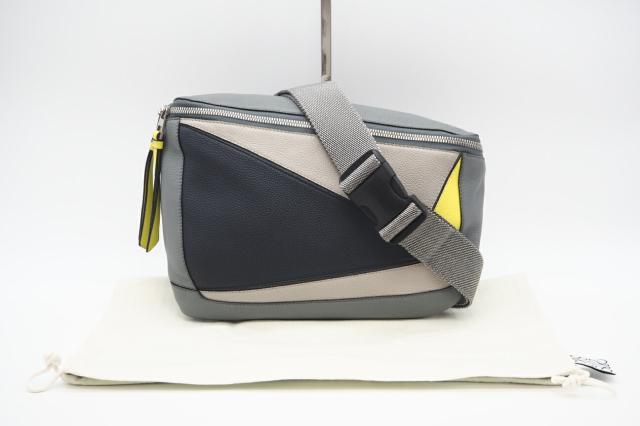 ★３日以内返品可★ LOEWE ロエベ 306.50.T57 カーフスキン PUZZLE グレー ブラック イエロー ボディバッグ
