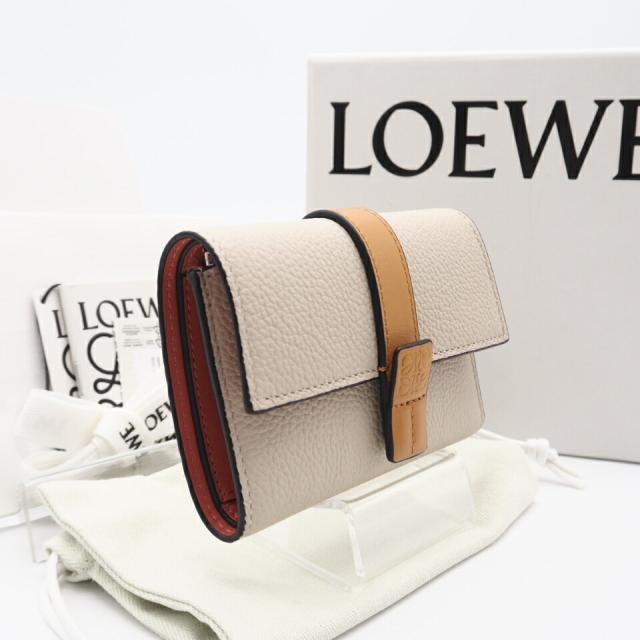 ★3日以内返品可★ LOEWE ロエベ C660S86X01 スモール バーティカル ウォレット ライトオーツ ハニー ベージュ ピンク 三つ折り財部 美品
