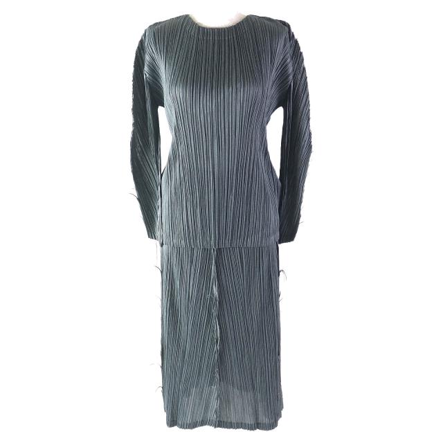 未使用品△プリーツプリーズ イッセイミヤケ カットオフデザイン クルーネック 長袖 カットソー スカート セットアップ グレー 3 日本製