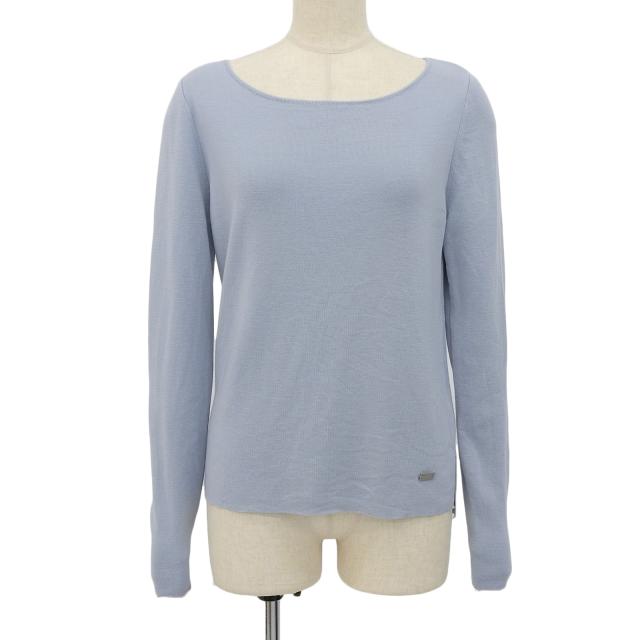 美品▲FOXEY フォクシー 41458  AUDREY ウール100％ ロゴ金具付き クルーネック ニット サックスブルー 40 正規品 レディース