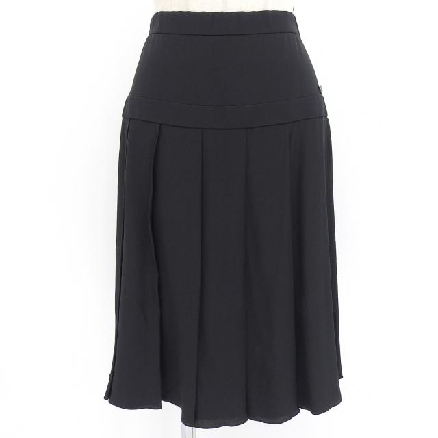 美品▲CHANEL シャネル P46684 シルク100％ ココマークパーツ付き ひざ丈 プリーツスカート ブラック 38 フランス製 正規品 レディース