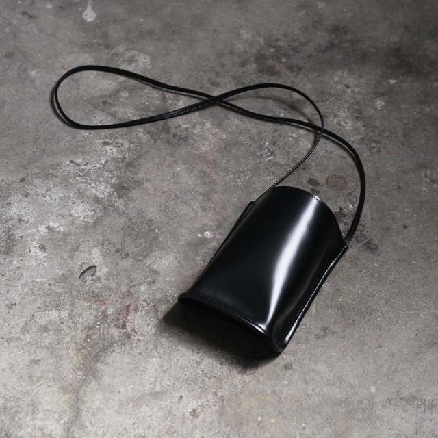 COURTNEY ORLA (コートニーオーラ) CURVE TOTE mini ブラック/ブラック CRV23SPV014000BK/BK ショルダーバッグ 黒  シンプル 無地 鞄 ビジネス 通勤 仕事 【FES10】