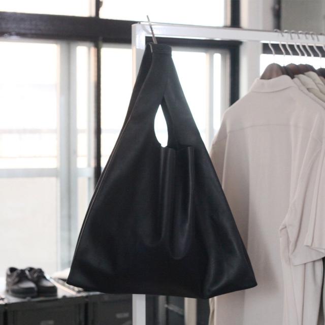 COURTNEY ORLA (コートニーオーラ) / SEVEN SHOPPER l レザー ショッパー バッグ - ブラック SSP22FHL012002BK