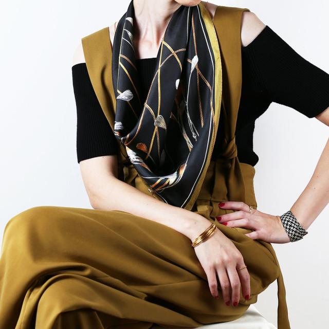 moca.arpeggio（モカ アルペジオ） /  Little birds ネックレス柄 スカーフ  [MS-03] レディース ギフト プレゼント 大判 スカーフ シルク 大人 上品 綺麗 記念日 贈り物 20代 30代 40代 50代 60代