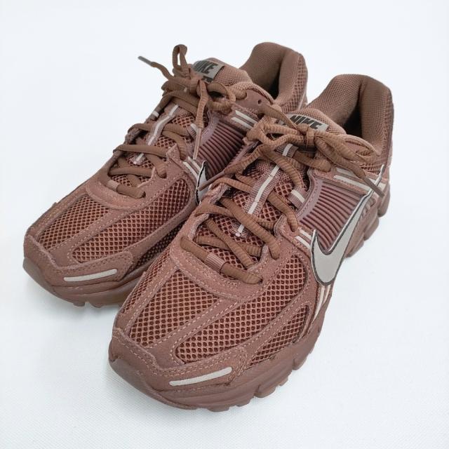 NIKE HERRINGBONE WMNS ZOOM VOMERO 5 GLD ウィメンズズームボメロ5 24.5cm HQ0458-201 定価22330円 スニーカー 2025 ブラウン レディース ナイキ【中古】5-1108G♪