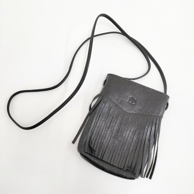 IL BISONTE クロスボディバッグ レザー フリンジ 定価44000円 ポシェット ブラック レディース イルビゾンテ【中古】5-0628G♪