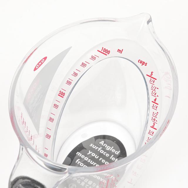 OXO アングルドメジャーカップ 大 1000ml （ メジャーカップ 計量カップ 1L オクソー 1リットル 計量器具 キッチンツール 食洗機対応