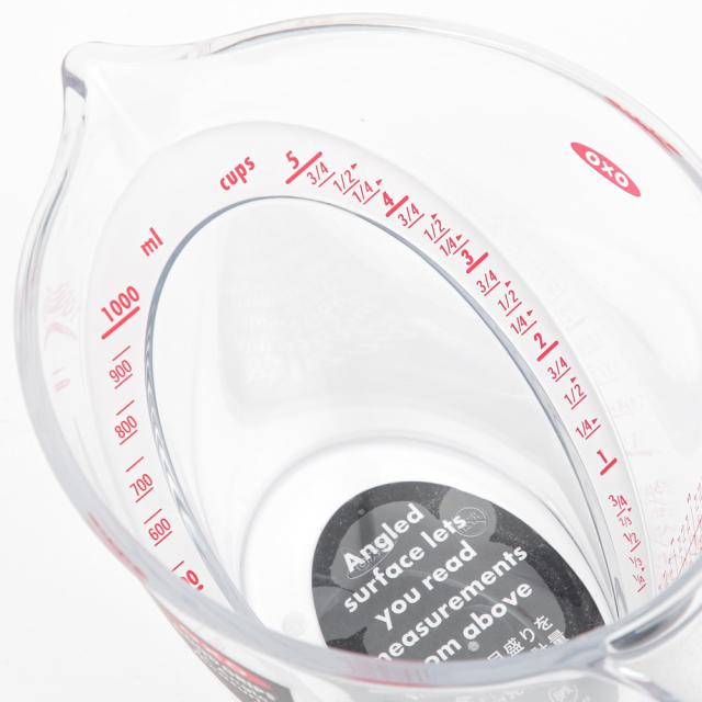OXO アングルドメジャーカップ 大 1000ml （ メジャーカップ 計量カップ 1L オクソー 1リットル 計量器具 キッチンツール 食洗機対応