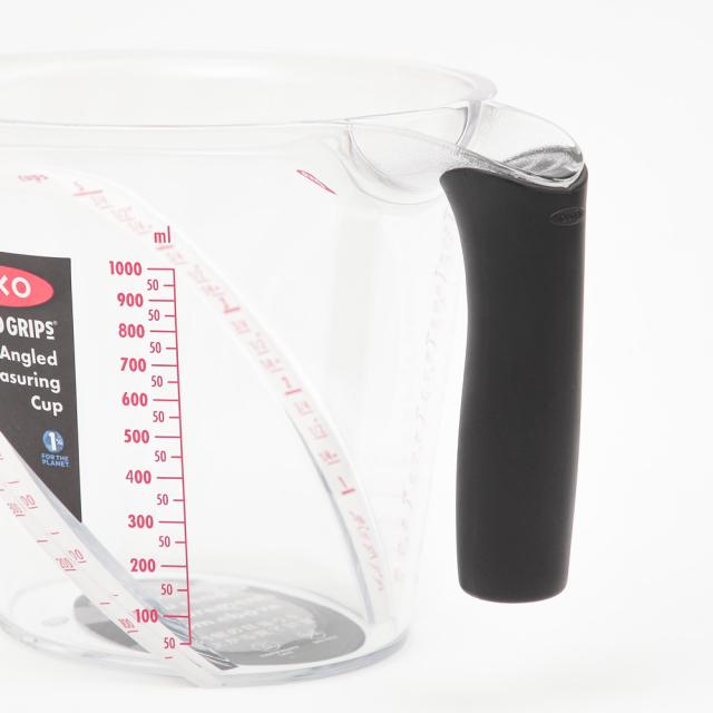 OXO アングルドメジャーカップ 大 1000ml （ メジャーカップ 計量カップ 1L オクソー 1リットル 計量器具 キッチンツール 食洗機対応