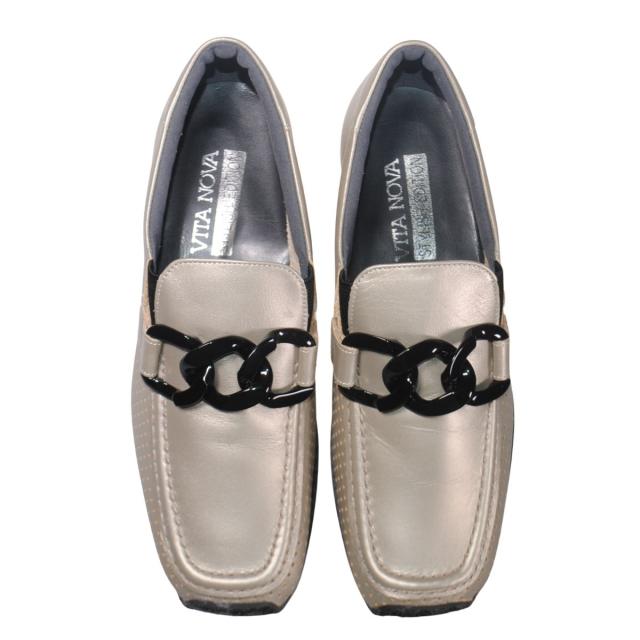 【靴のHOSHIKAWA】  『VITA NOVA 6975』 ヴィタノバ スリッポン 21.5cm〜24.5cm EEE レザーシューズ レディース プラチナ ローファー ウェッジソール チェーン スクエアトゥ 牛革 厚底