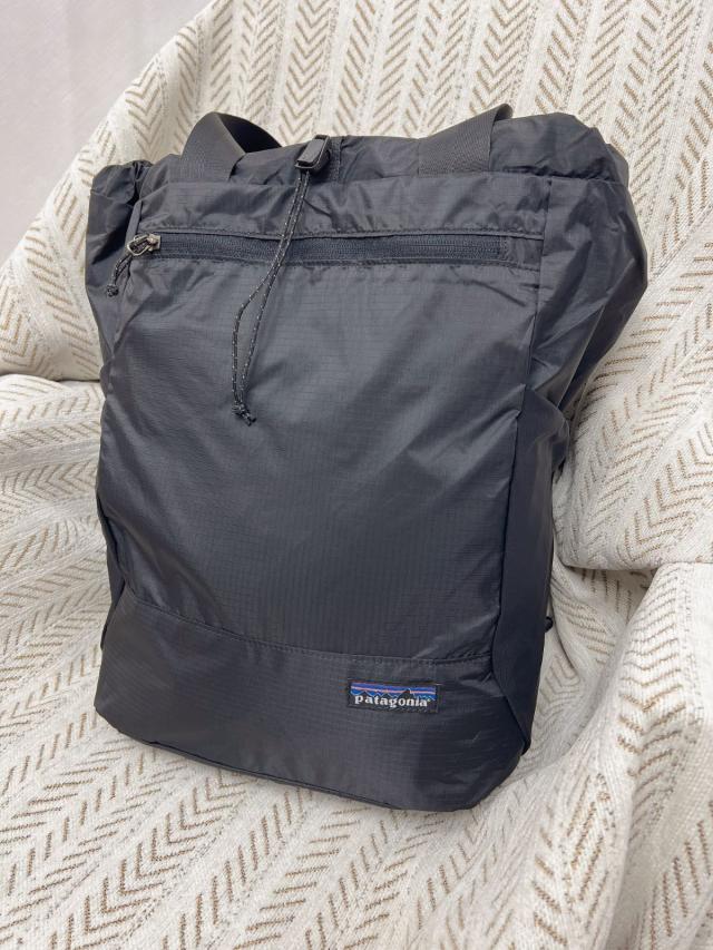 パタゴニア patagonia リュックバック BLACK 人気 バックパック 大容量 アウトドア ベストセラー　日常使い　エコ素材　おしゃれ　手提げ可能 便利 折りたたみ式 両肩リュックサック 男女兼用 並行輸入