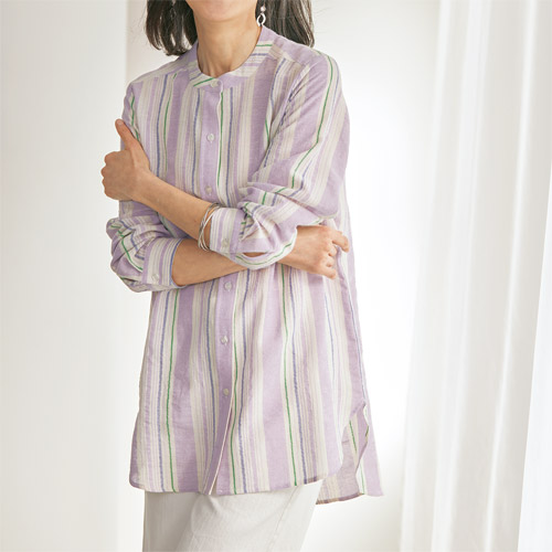 カジュアルシャツ バンドカラー 長袖 チュニック パープル レディース マルチカラーストライプシャツ ラベンダー系 婦人服 ミセス シニア 女性 縞模様 縦縞 紫 綿混 シンプル シニアファッション 40代 50代 60代 70代 80代 母の日 お母さん 春夏　nss　p25499