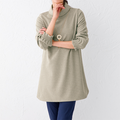 日本製 ロールカラーチュニック ベージュ チュニック 長袖 ロール襟 レディース 婦人服 ミセス シニア 女性 薄茶色 チェック シャーリング 上品 かわいい シンプル シニアファッション 40代 50代 60代 70代 80代 90代 母の日 お母さん おばあちゃん 春物 春夏　fuji　p26903