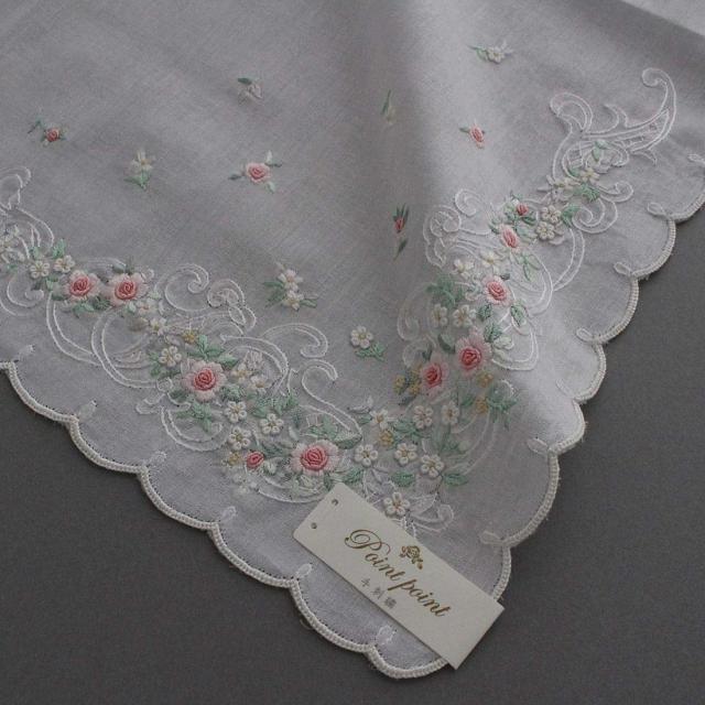 【送料無料】ベトナム手刺繍ハンカチ　花　0001　ライトピンク| ブライダル ハンカチ 結婚式 ハンカチ フォーマル ハンカチ ウェディング ハンカチ 結ギフト 冠婚葬祭 白 ホワイト ウェディング 花嫁 新婦 レディース ギフト