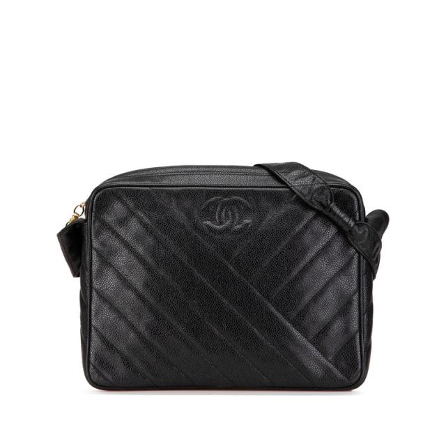 シャネル ココマーク バイアスステッチ 斜め掛け ショルダーバッグ ブラック キャビアスキン レディース CHANEL 【中古】