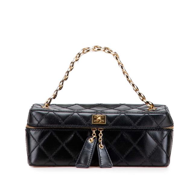 シャネル マトラッセ ココマーク チェーン バニティバッグ ブラック レザー レディース CHANEL 【中古】