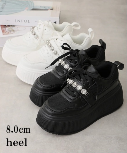 厚底 ビジュー付き レースアップ スニーカー  美脚　スタイルアップ　脚長効果　レースアップ　ビジュー付　クラシック　カジュアル　フェミニン　厚底ソール　安定感　疲れにくい　履きやすい　歩きやすい　レデイーズシューズ