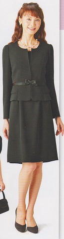 【送料無料 代引き手数料無料】ノーカラー ファーストフォーマル アンサンブル ブラックフォーマル 礼服女性 (礼服・喪服) 取り外しリボン付き【2点セット(ジャケット＋ワンピース)】【卒業式】【入学式】【７号,９号,１１号,１３号】