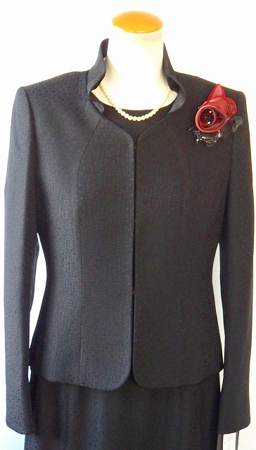 【送料無料 代引き手数料無料】日本製 スタンドフリルカラー 米沢織 インボルブ フォーマル　スーツ スリーピース オールシーズンフォーマル (礼服・喪服)【９号,１１号,１３号,１５号】 【３点セット(ジャケット＋ブラウス＋スカート)】礼服 女性【卒業式】