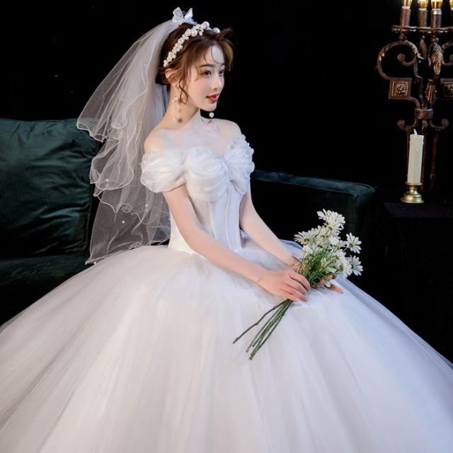 ウェディングドレス ラウンドネック 無地 可愛い 花嫁 フランス風 ロングドレス プリンセスドレス ホワイト おしゃれ お嫁さん 結婚式 編み上げ プリンセスライン